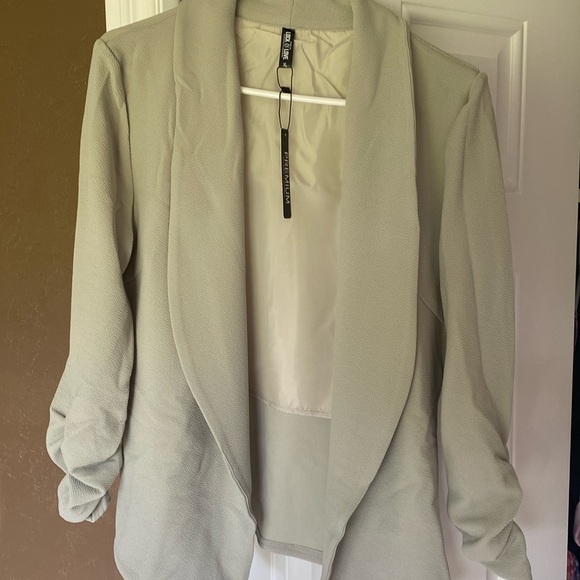 Lock & Love | Jackets & Coats | Nwt Lock Love Gray Blazer Contemporary ...